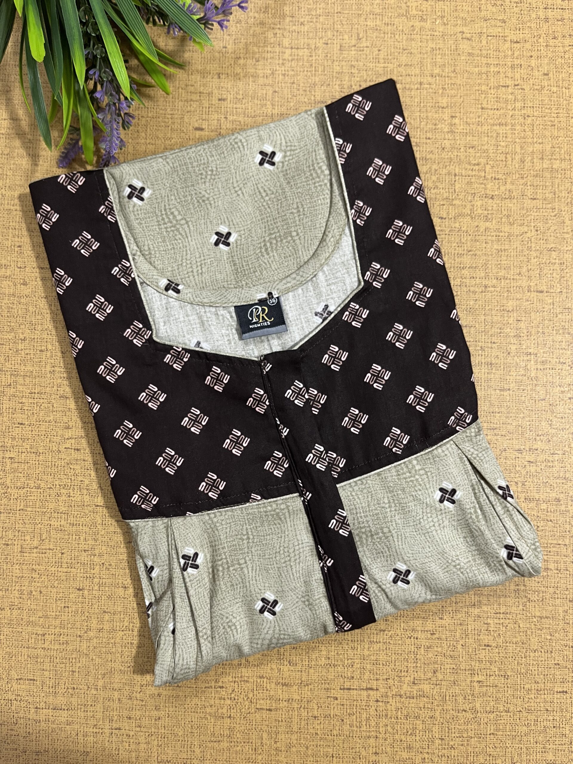 Cotton Feeding Nighty With Two Side Vertical Zip and Single Centre Zip ...